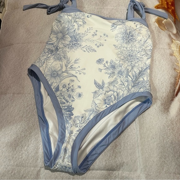 ANTONIO MELANI | Swim | Nwt Antonio Melani Toile Garden Print Shoulder ...